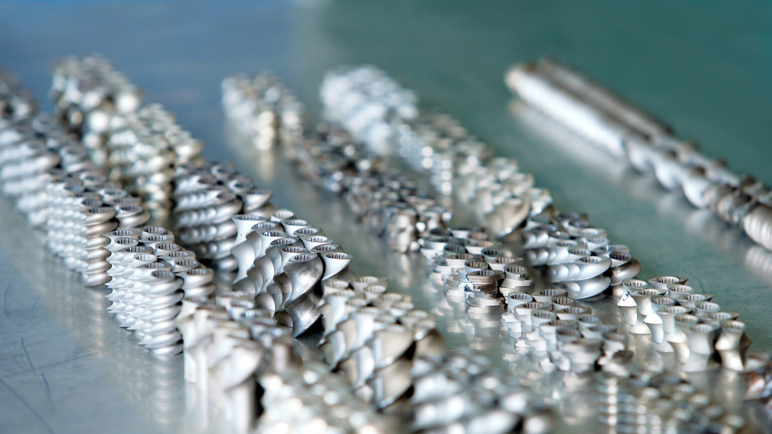 Twin-Screw Extrusion Screw Design | Guide to Mixing & Performance